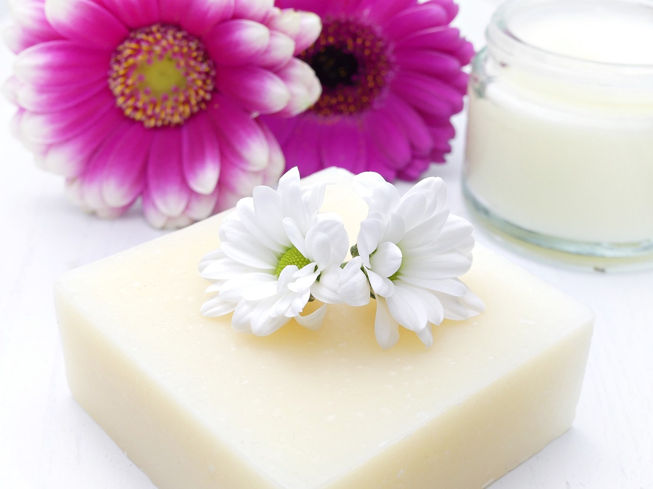 Hygiène intime féminine : secrets pour une flore équilibrée